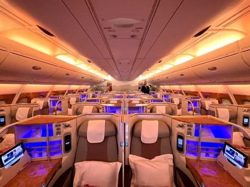 A Guide to The Different Varieties Of Airplane Seats | Defensebridge